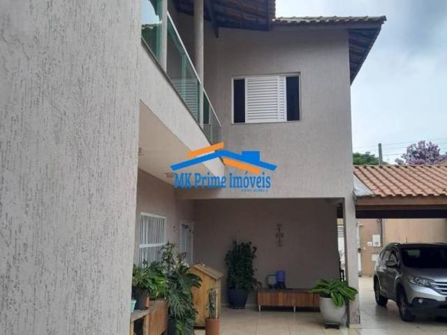 Casa a venda com 5 quartos e 5 vagas de garagem