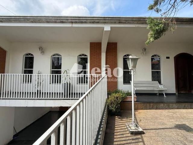 Casa à venda com 5 quartos, edícula completa e vista privilegiada no Jardim das Vitórias Régias – Va
