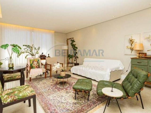 Casa à Venda com 5 Quartos no Paranoá/DF