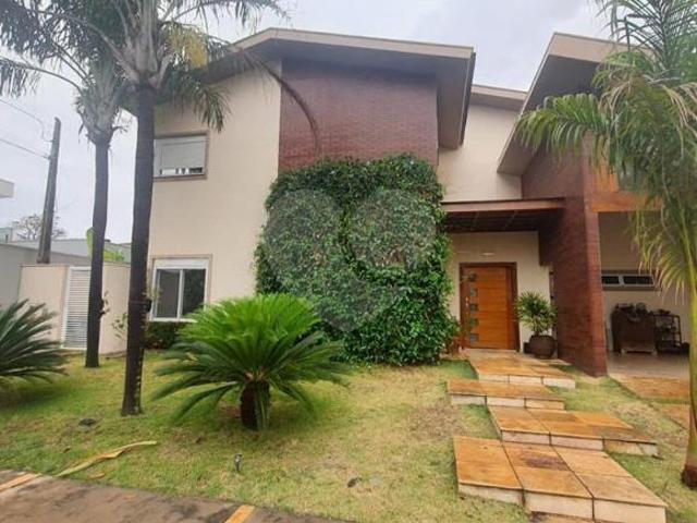 Casa à venda com 5 quartos, sendo 3 suítes, no condomínio Damha II, São Carlos