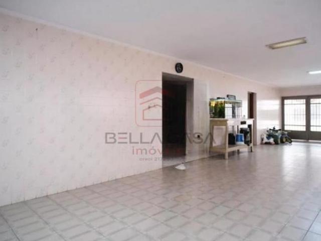 Casa á venda com 600m, 6 quartos e 6 vagas