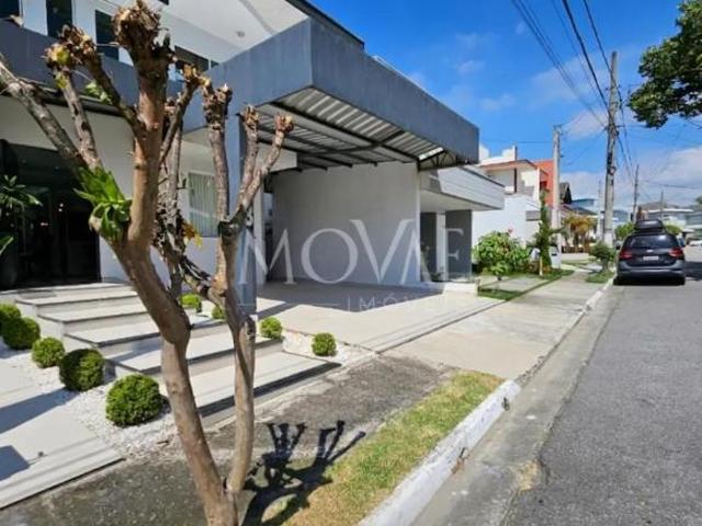 Casa a Venda com 6 Dormitórios e 4 suítes Floradas da Serra