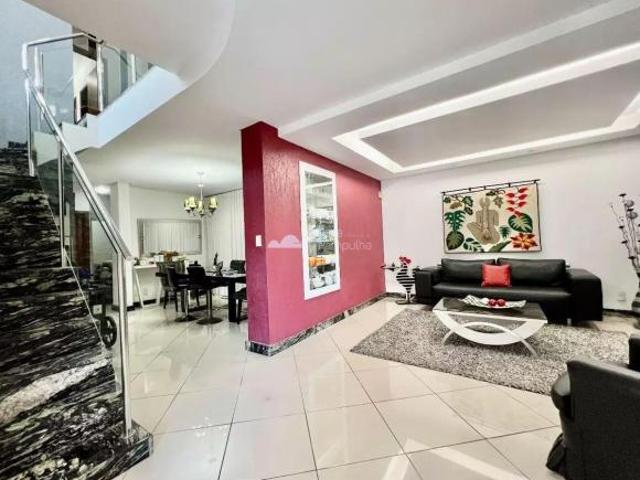 Casa à venda com 6 Quartos, 412m² Copacabana