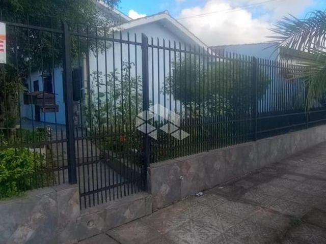 Casa à venda Com 6 Quartos no Bairro Tancredo Neves em Santa Maria RS