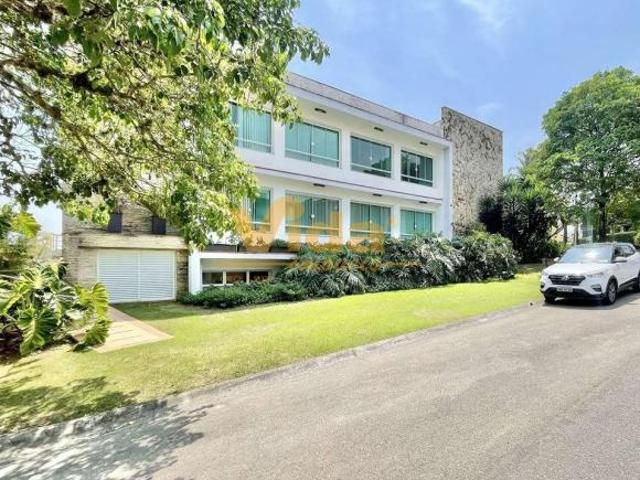 Casa á venda com 6 quartos no Golf Park Carapicuíba