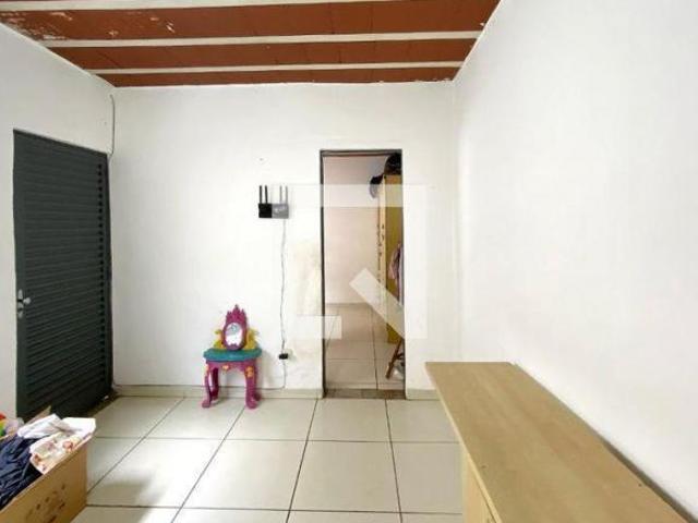 Casa à Venda Concórdia, 2 Quartos, 300 m² Belo Horizonte