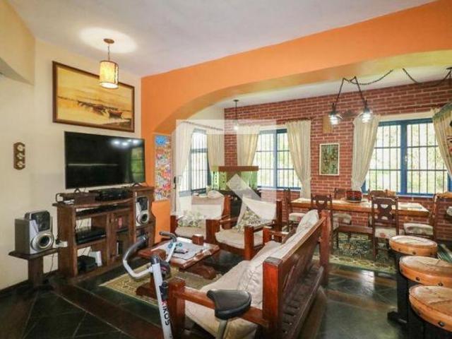 Casa à Venda Conceição, 3 Quartos, 300 m2