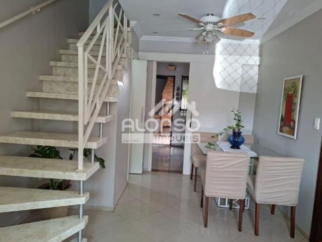 Casa a venda cond fechado 2 quartos, 1 vaga, quintal, corredor, Granja Viana
