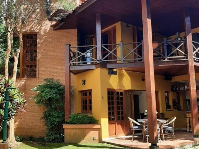 Casa à venda Cond. Pinus Park na Granja Viana