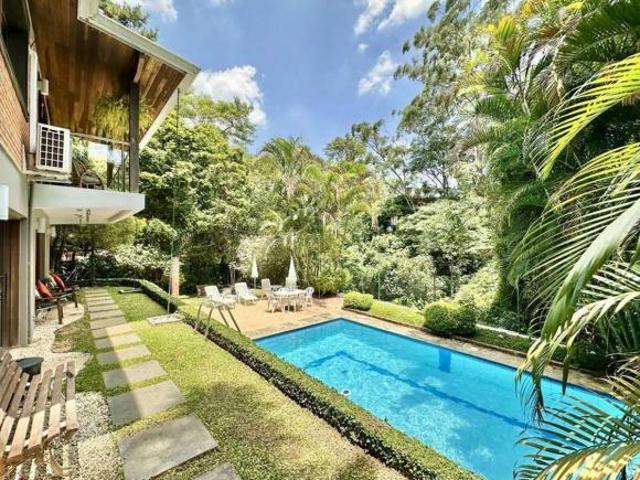 Casa à venda Cond. São Paulo II na Granja Viana