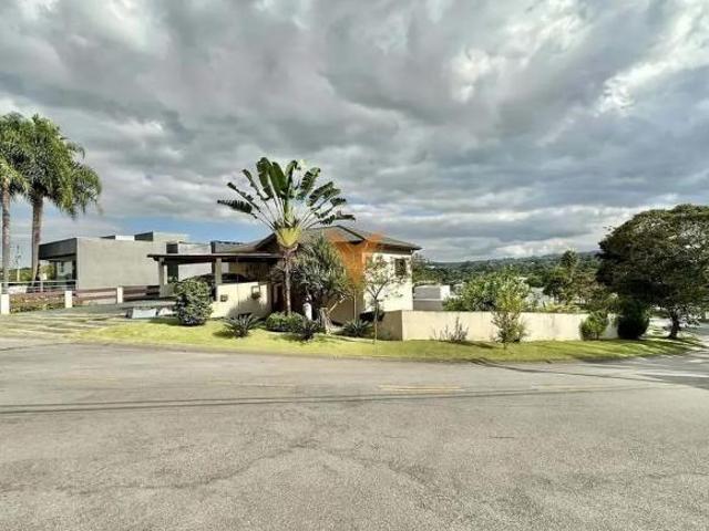Casa à venda, Condomínio Golf Village Carapicuíba, SP 3 Suítes, 4 Banheiros, 4 Vagas, 330m²