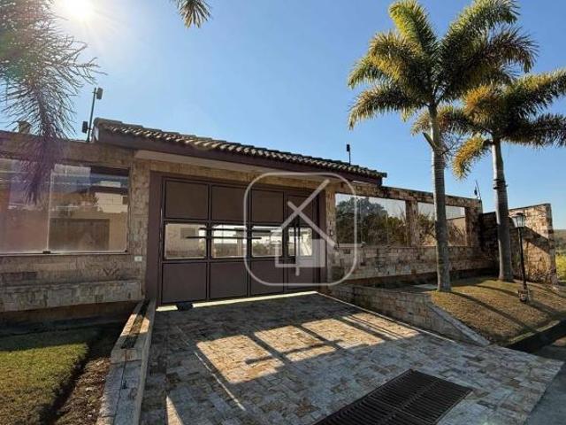 Casa à Venda condomínio no Lago Dourado em Jacareí SP