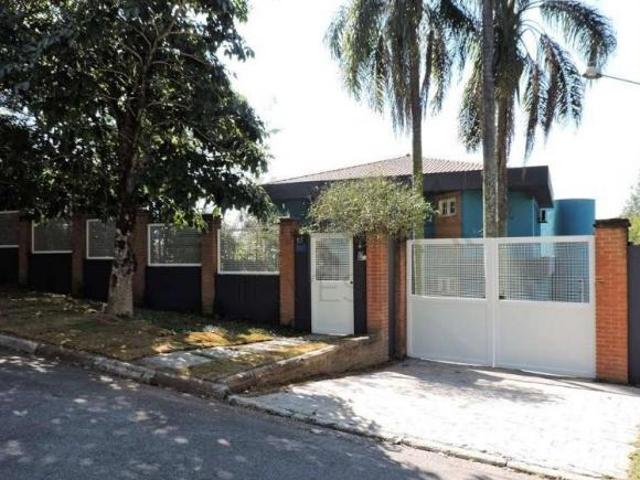Casa à venda Condomínio Parque Primavera, Granja Viana, amplo living, 6 suítes, lareira, salão fes