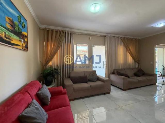CASA À VENDA CONDOMÍNIO PORTO SEGURO ITAPUÃ APARECIDA DE GOIÂNIA