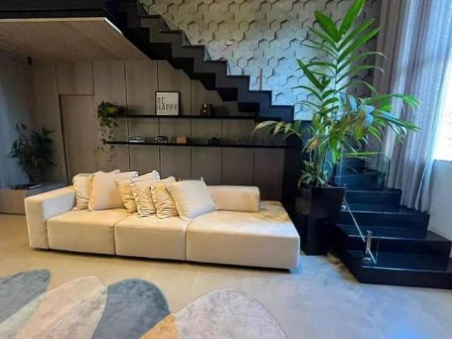 CASA A VENDA CONDOMINIO ROYAL FOREST