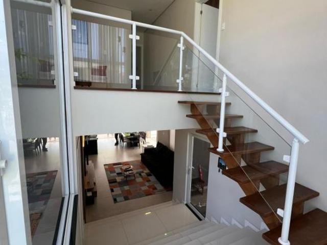 CASA A VENDA CONDOMINIO SANTA ANA