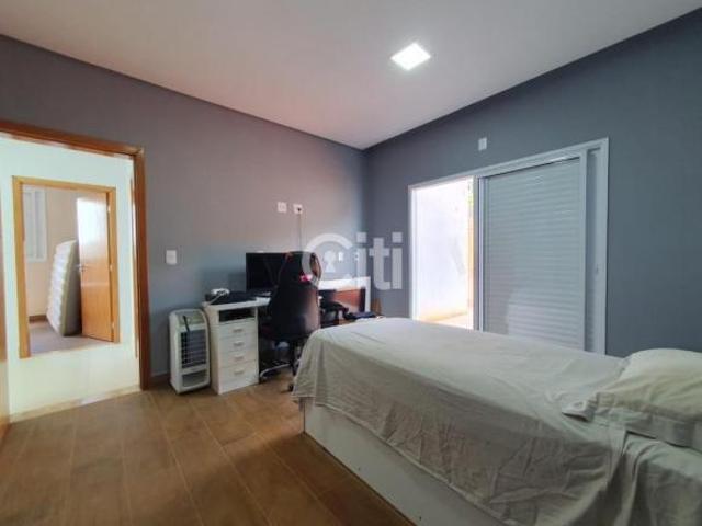 CASA A VENDA CONDOMINÍNIO GRAN ROYALLE