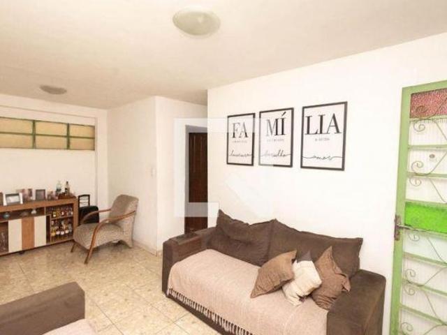 Casa à Venda Conj. Água Branca, 6 Quartos, 200 m² Contagem