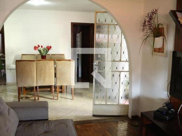Casa à Venda Conj. Água Branca, 3 Quartos, 130 m² Contagem