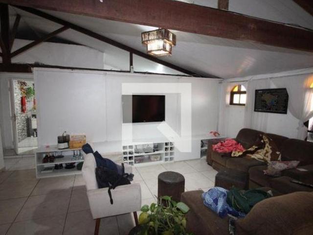 Casa à Venda Conj. Água Branca, 3 Quartos, 300 m² Contagem