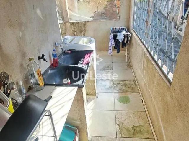 Duas casas e uma loja à venda, Conjunto Taquaril B, Belo Horizonte, MG