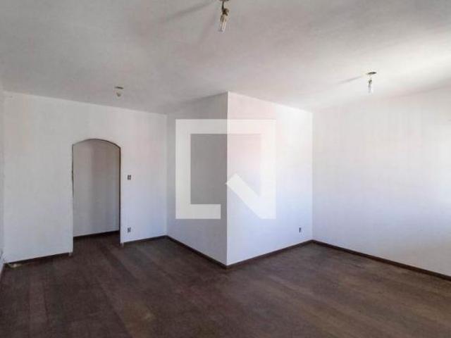 Casa à Venda Copacabana, 3 Quartos, 220 m² Belo Horizonte