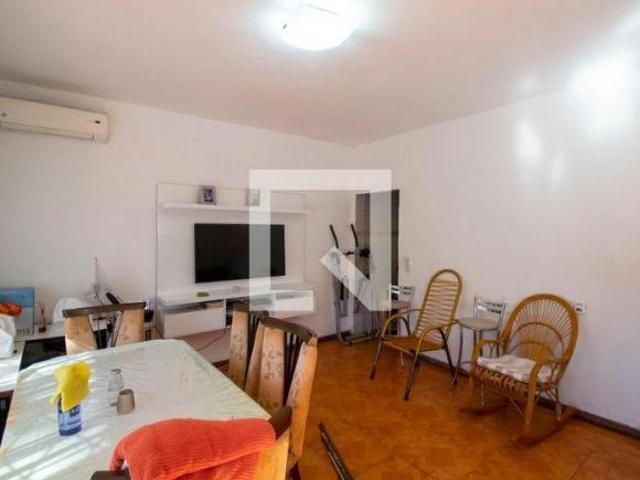 Casa à Venda Cavalhada, 2 Quartos, 200 m² Porto Alegre