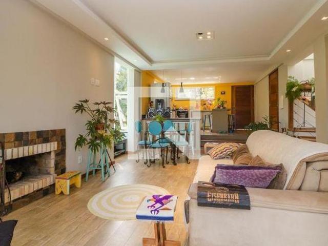 Casa à Venda Cavalhada, 2 Quartos, 299 m² Porto Alegre