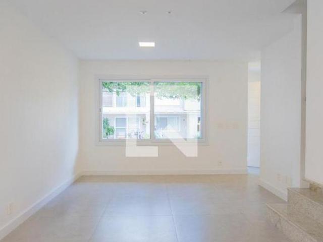 Casa à Venda Cavalhada, 3 Quartos, 155 m² Porto Alegre
