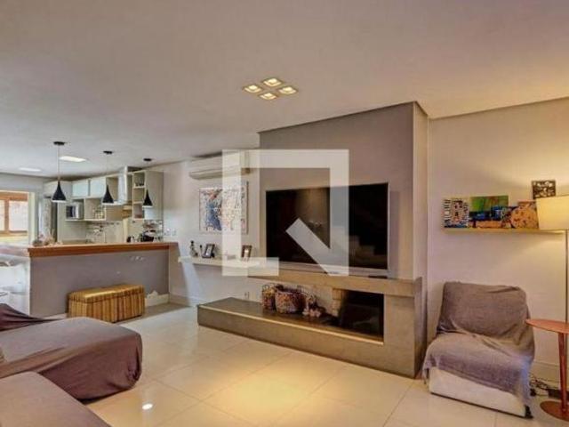 Casa à Venda Cavalhada, 3 Quartos, 180 m² Porto Alegre