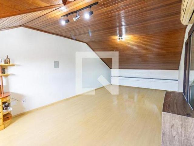 Casa à Venda Cavalhada, 3 Quartos, 200 m² Porto Alegre