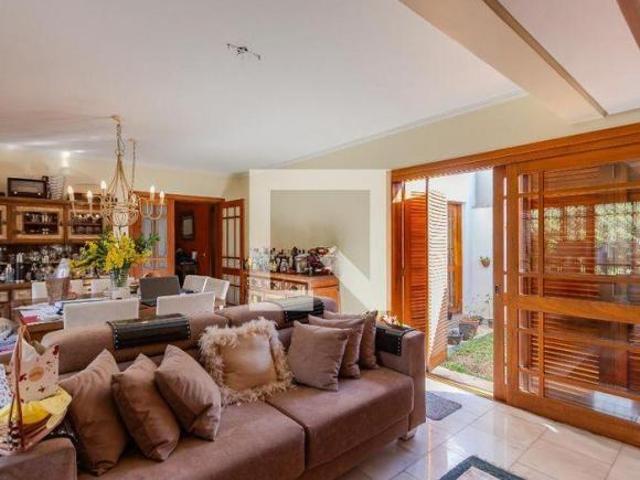 Casa à Venda Cavalhada, 3 Quartos, 270 m² Porto Alegre