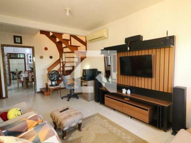 Casa à Venda Cavalhada, 4 Quartos, 200 m² Porto Alegre