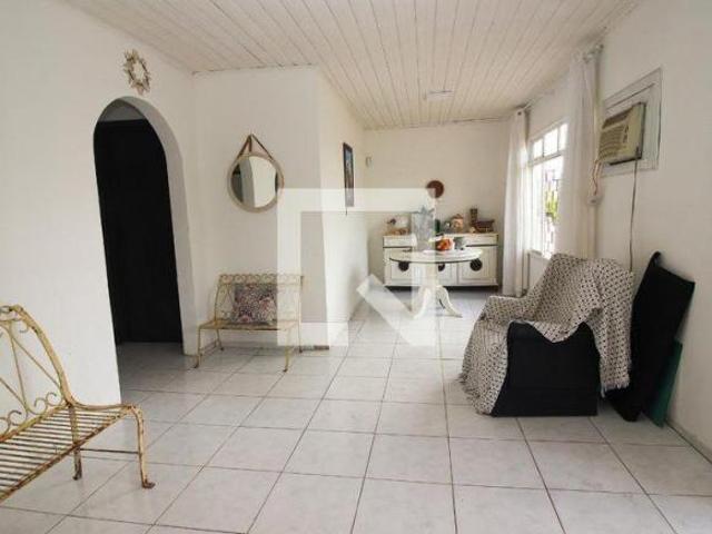 Casa à Venda Cavalhada, 4 Quartos, 300 m² Porto Alegre