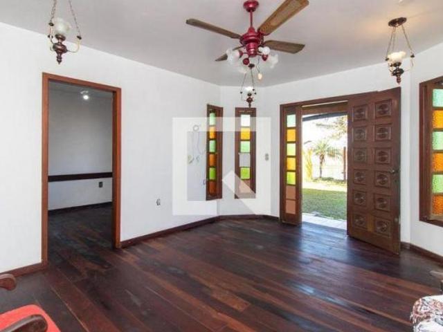 Casa à Venda Cavalhada, 5 Quartos, 300 m² Porto Alegre