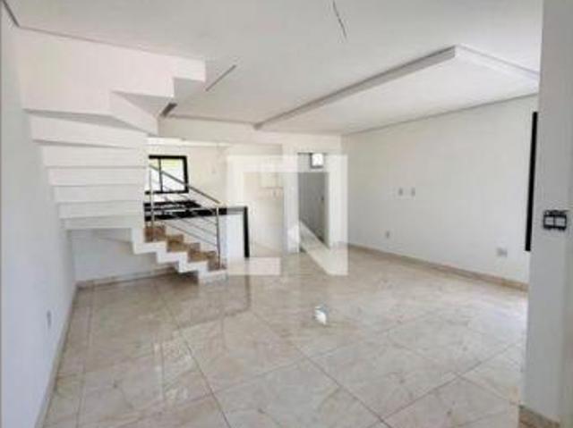 Casa à Venda Cabral, 3 Quartos, 170 m² Contagem