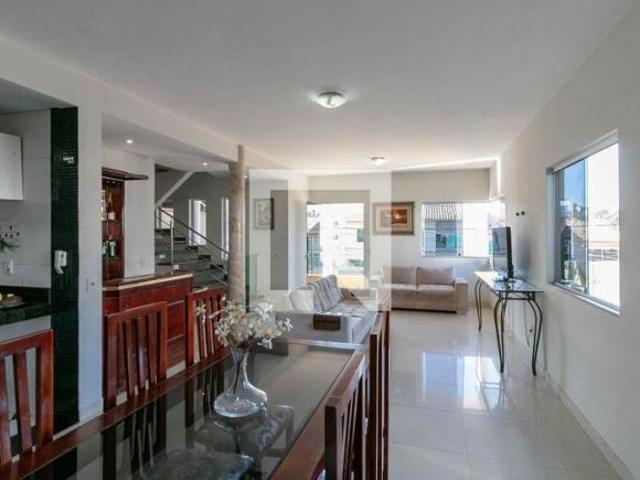 Casa à Venda Cabral, 4 Quartos, 450 m² Contagem
