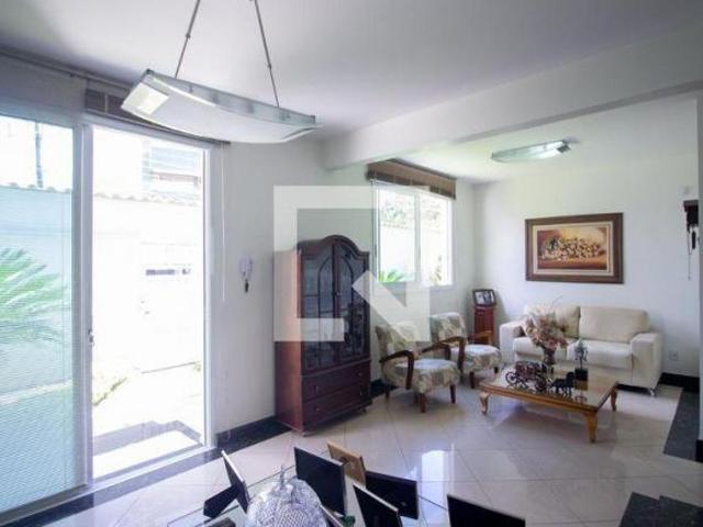 Casa à Venda Cabral, 4 Quartos, 365 m² Contagem