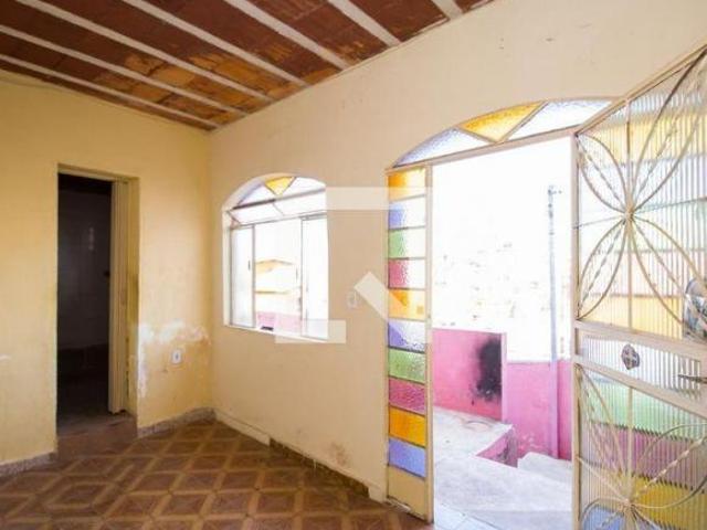 Casa à Venda Cachoeirinha, 2 Quartos, 400 m² Belo Horizonte