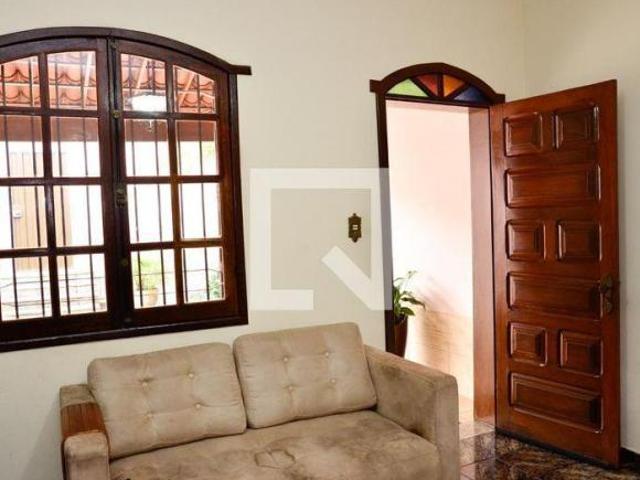 Casa à Venda Cachoeirinha, 3 Quartos, 200 m² Belo Horizonte