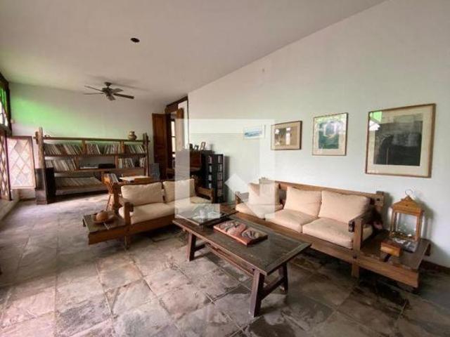 Casa à Venda Cachoeirinha, 4 Quartos, 343 m² Belo Horizonte