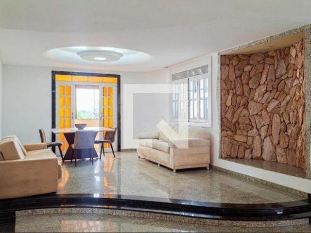 Casa à Venda Cachoeirinha, 5 Quartos, 360 m² Belo Horizonte