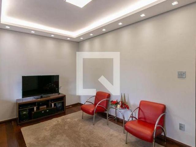 Casa à Venda Caiçara Adelaide, 4 Quartos, 195 m² Belo Horizonte