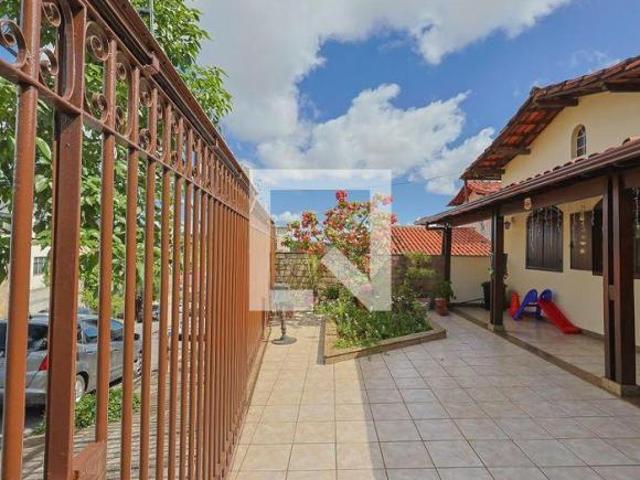 Casa à Venda Caiçaras, 3 Quartos, 298 m² Belo Horizonte