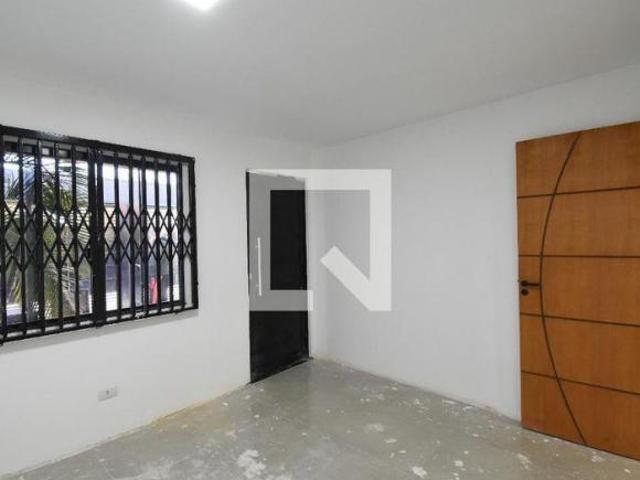 Casa à Venda Cajuru, 1 Quarto, 45 m² Curitiba
