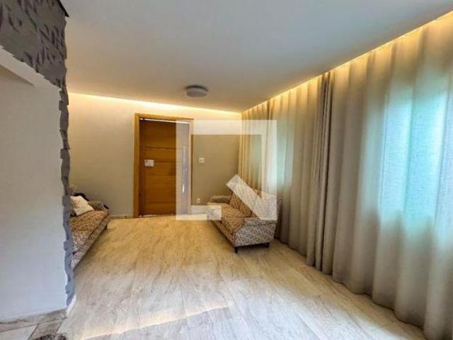 Casa à Venda California, 3 Quartos, 300 m² Belo Horizonte