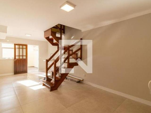 Casa à Venda Camaquã, 2 Quartos, 92 m² Porto Alegre