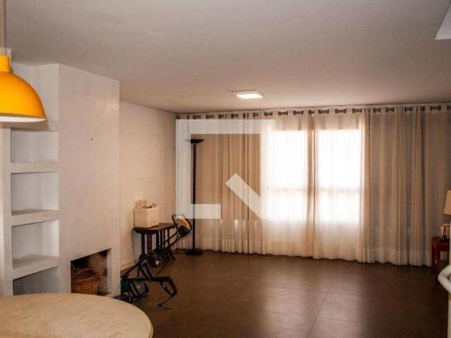 Casa à Venda Camaquã, 3 Quartos, 254 m² Porto Alegre