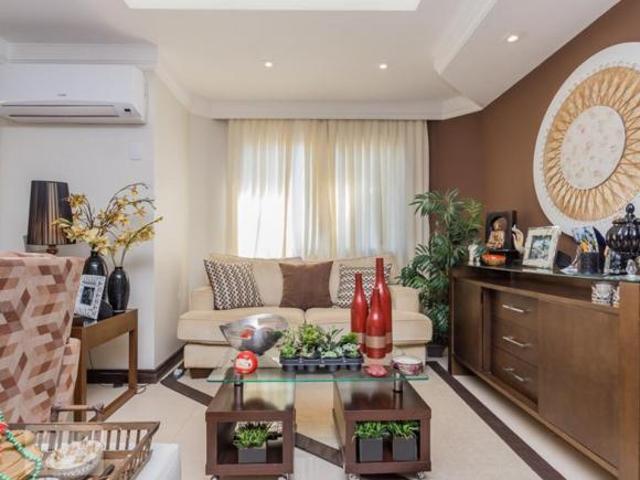 Casa à Venda Camaquã, 3 Quartos, 300 m² Porto Alegre