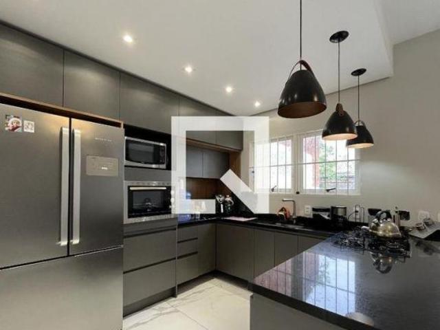 Casa à Venda Camaquã, 4 Quartos, 400 m² Porto Alegre